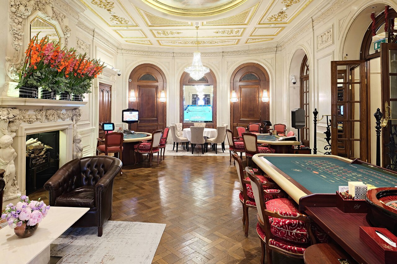 Luxury Palace Gaming Rooms: Elite Interior Design Ideas - GoodHouse ...